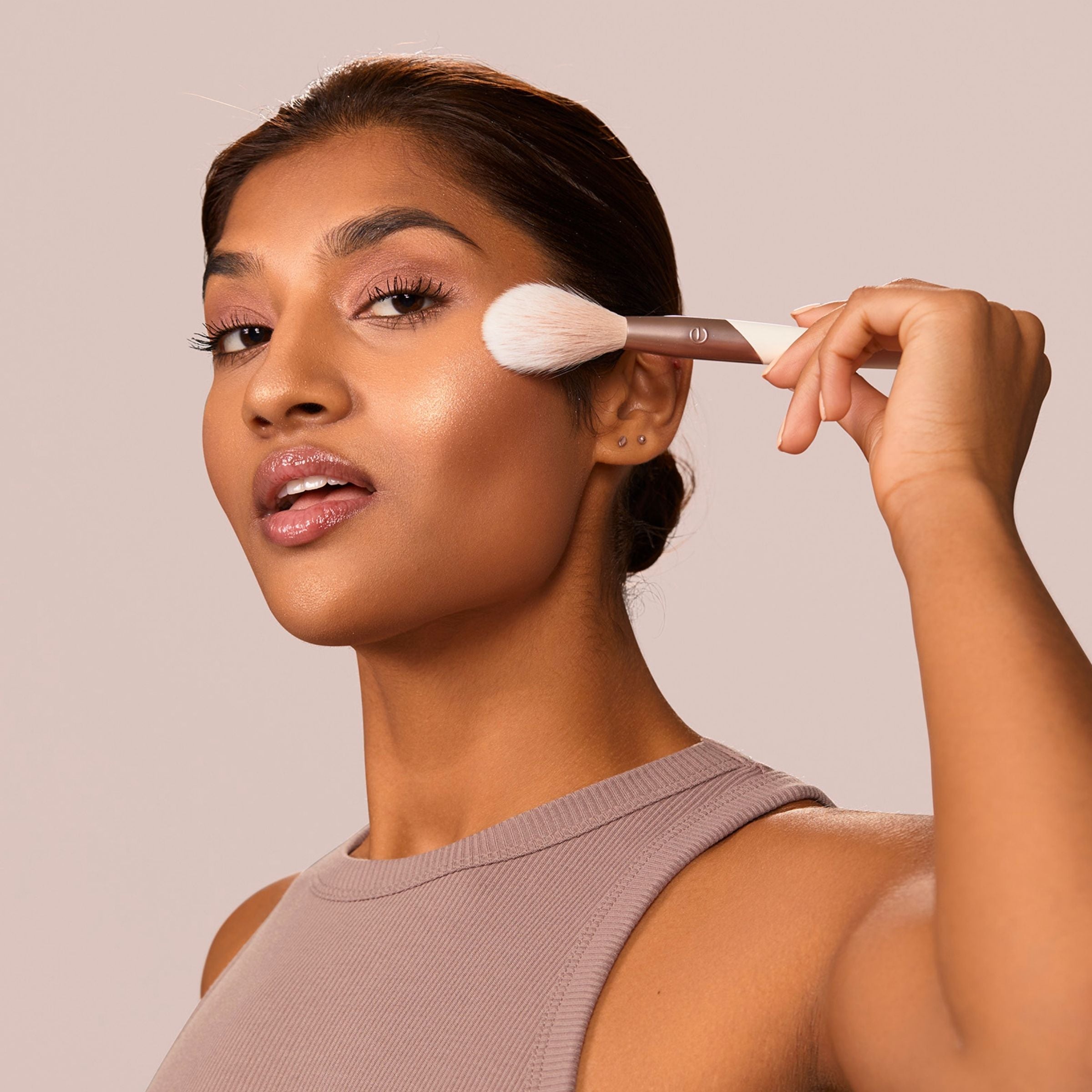 Luxe Soft Highlight Brush – EcoTools Beauty